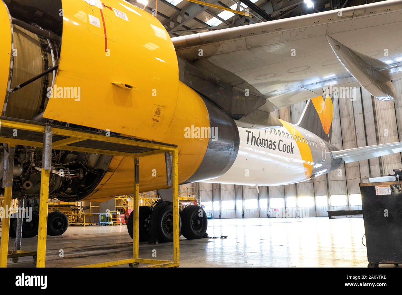 Airliner maintenance hi-res stock photography and images - Alamy