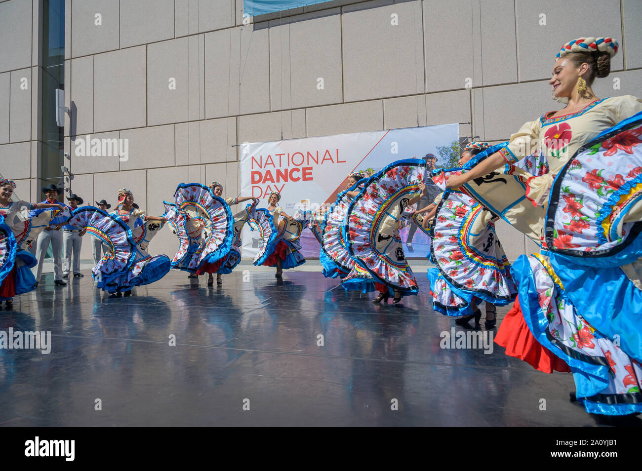 Ballet folklorico dancers festival hi-res stock photography and images ...