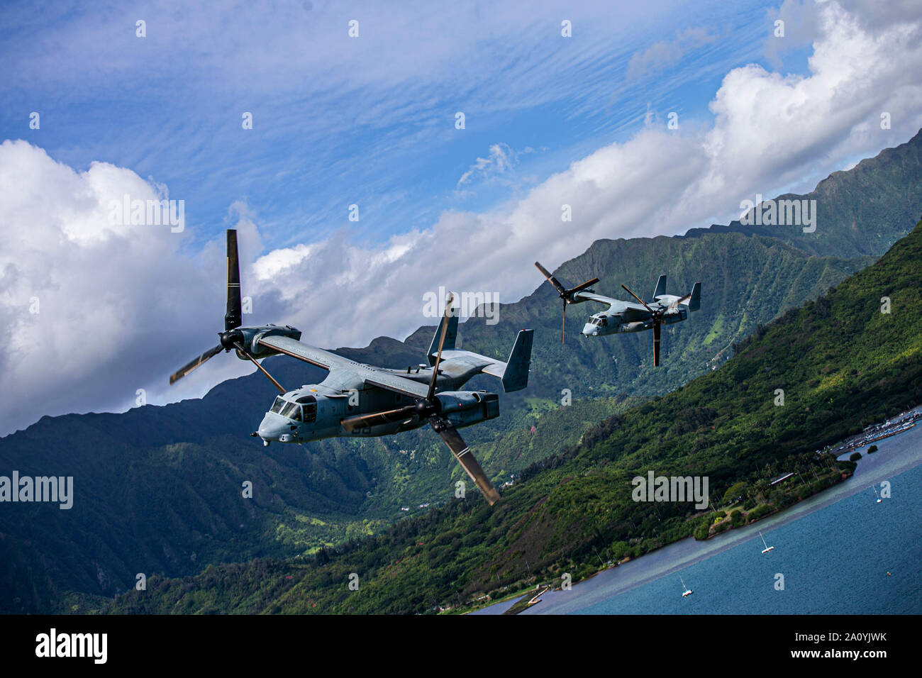U.S. Marines with Marine Medium Tiltrotor Squadron 268, Marine Aircraft ...