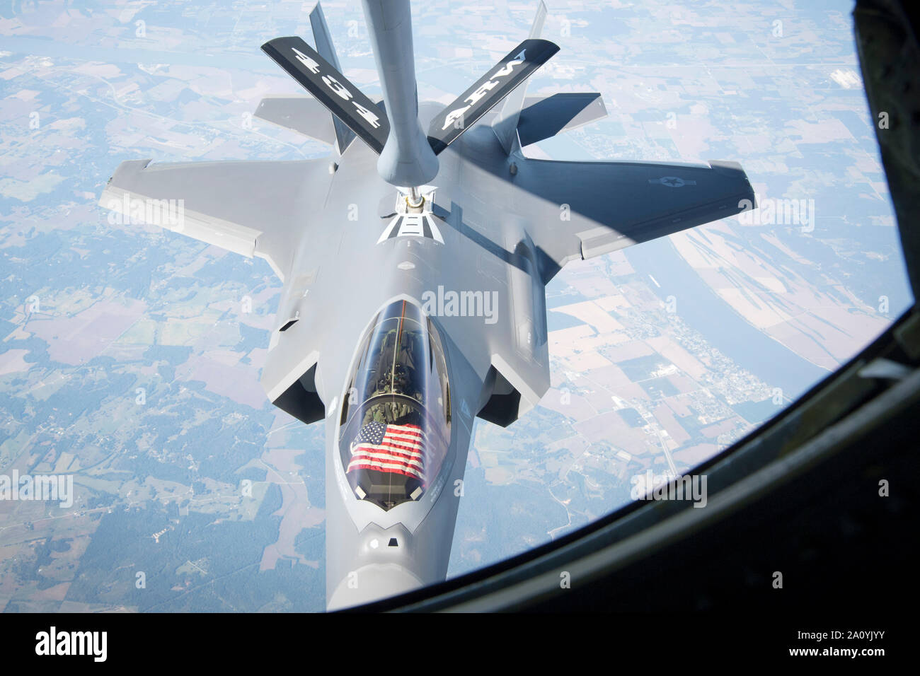 An F-35 Lightning II from the 158th Fighter Wing out of the Vermont Air ...