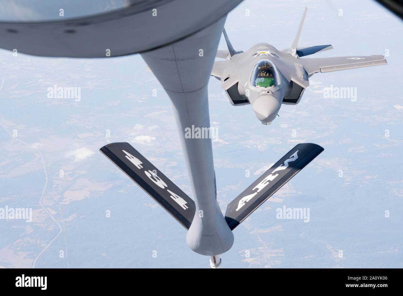 An F-35 Lightning II from the 158th Fighter Wing out of the Vermont Air ...