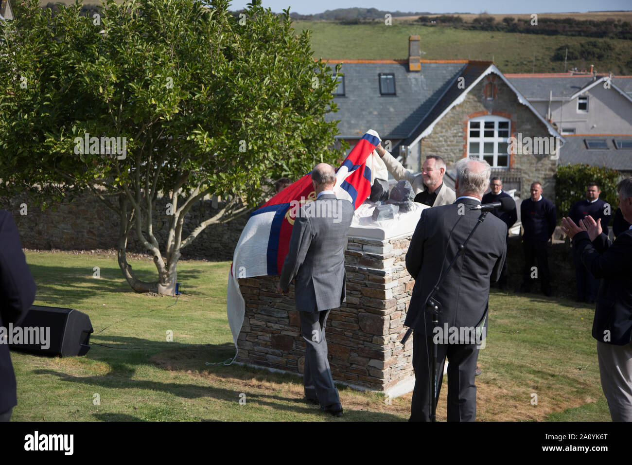 News, HRH Duke of Kent unveiling the RNLI 150 year commemorative statue ...
