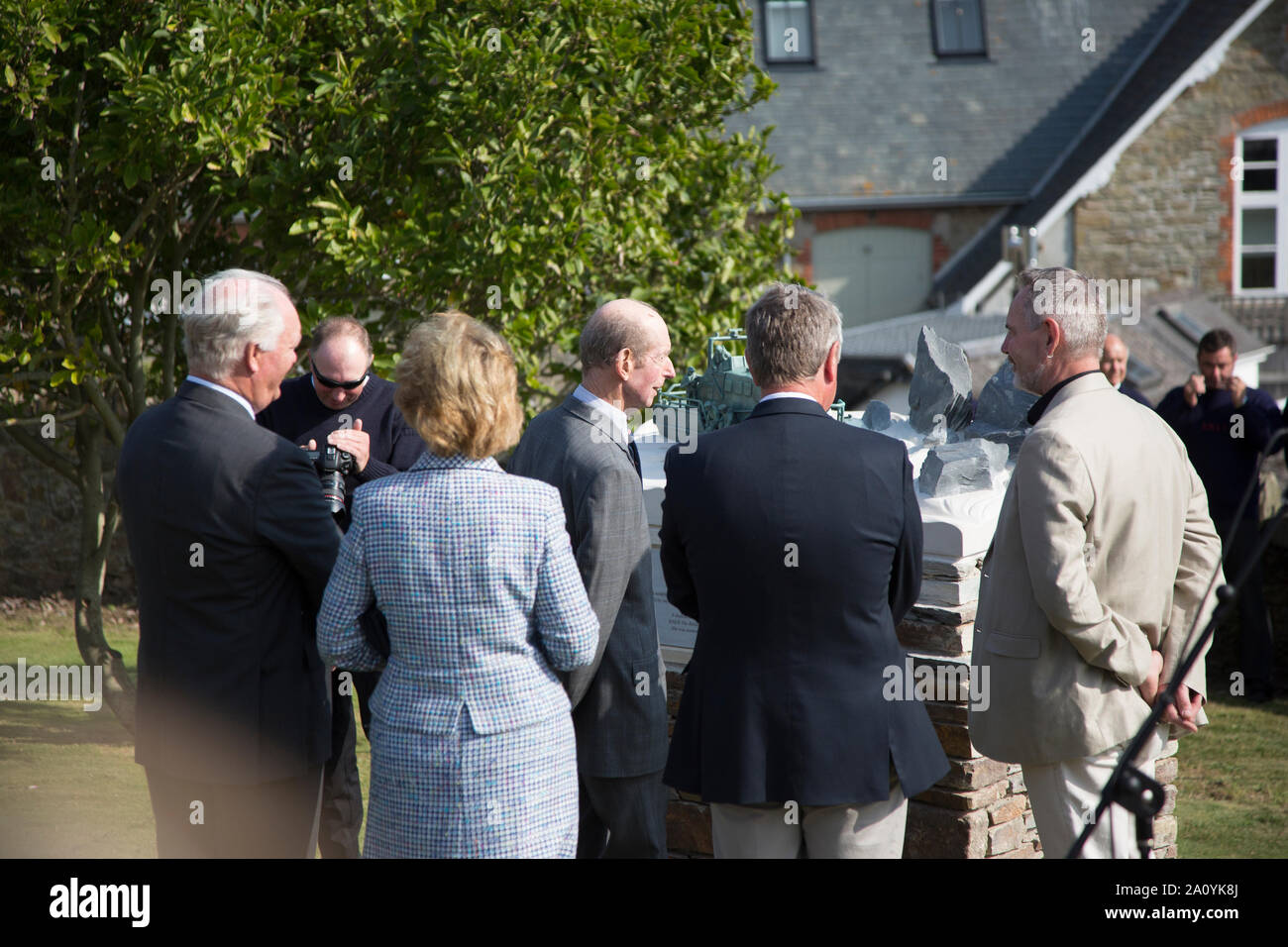 News, HRH Duke of Kent unveiling the RNLI 150 year commemorative statue ...