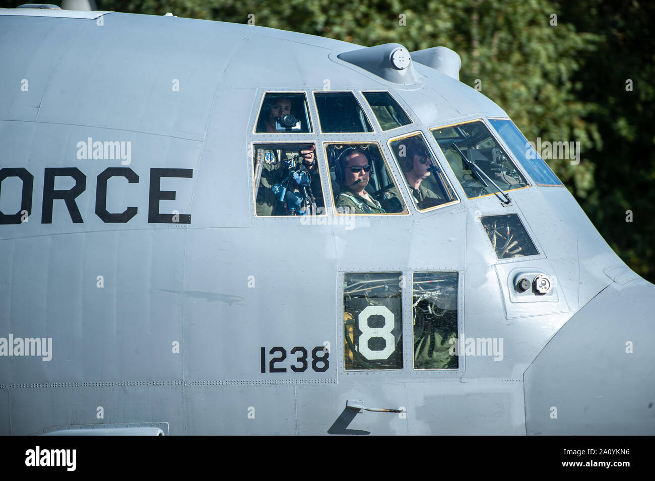 Short take off landing strip hi-res stock photography and images - Alamy