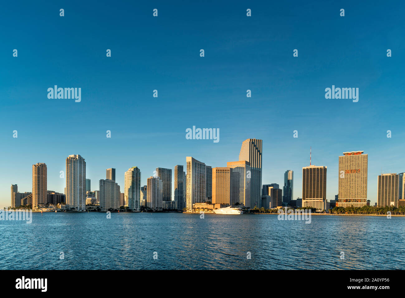 DOWNTOWN SKYLINE BISCAYNE BAY MIAMI FLORIDA USA Stock Photo - Alamy