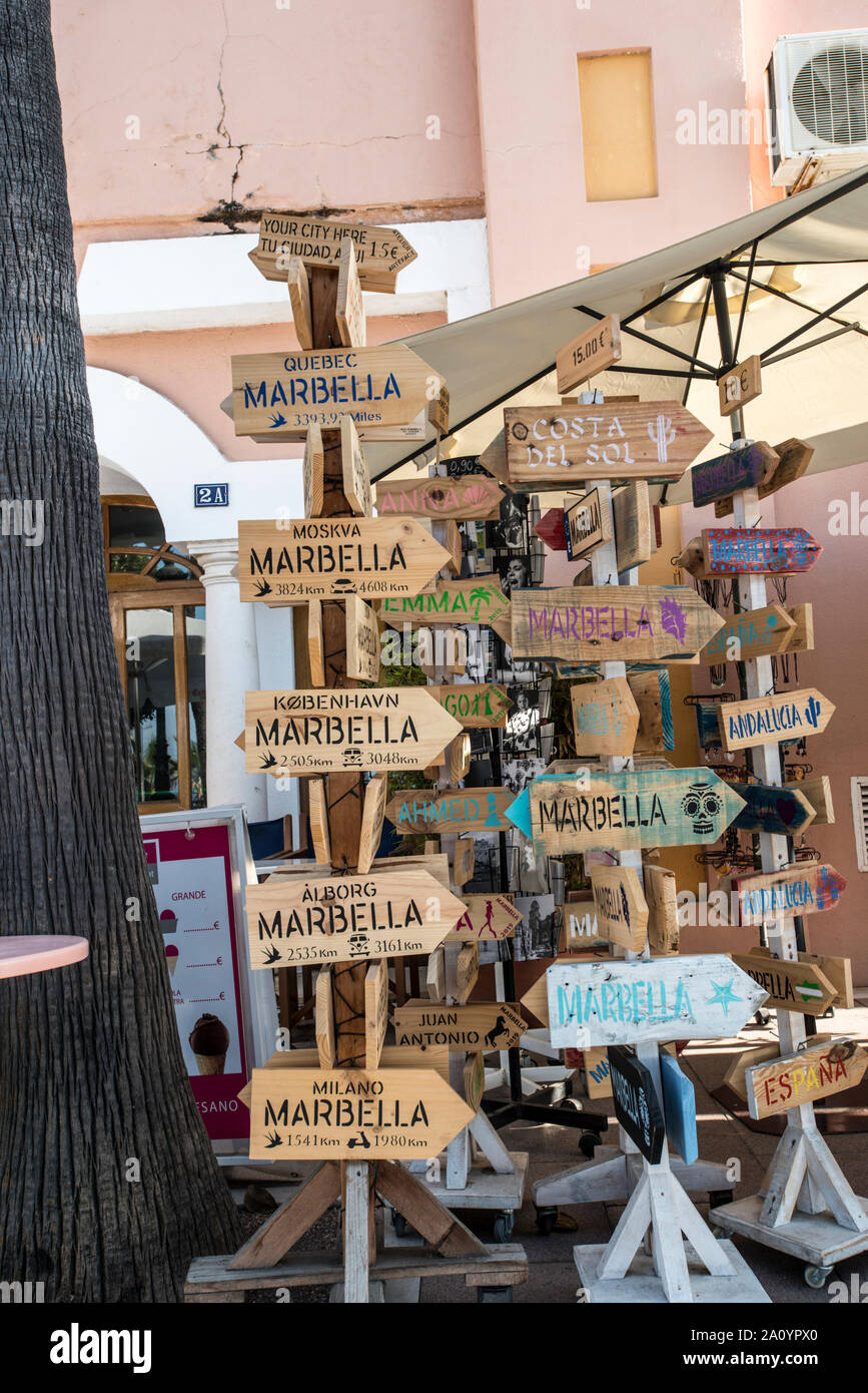 Handicraft shop in Marbella Stock Photo - Alamy