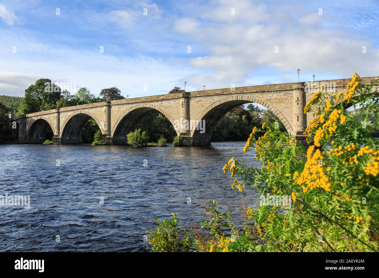 Dunkeld bridge hi-res stock photography and images - Alamy