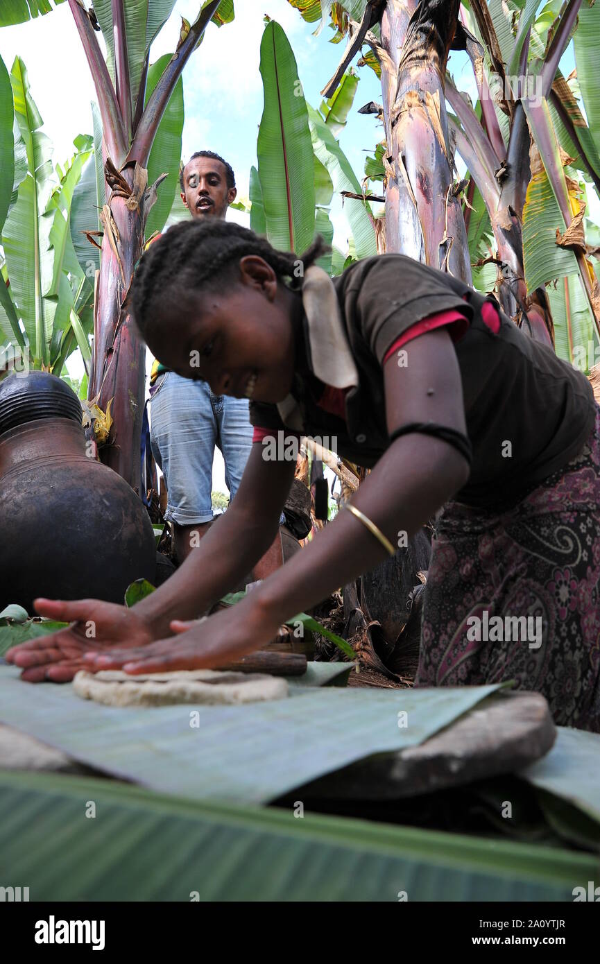 African tribes food feast hi-res stock photography and images - Alamy