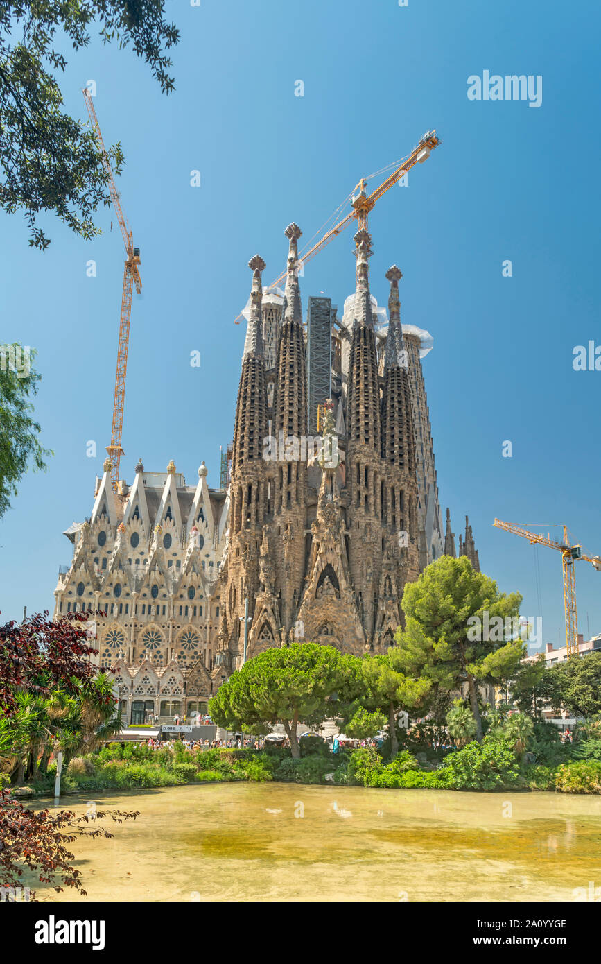 NATIVITY FACADE SAGRADA FAMILIA BASILICA (©ANTONI GAUDI 1883) BARCELONA ...