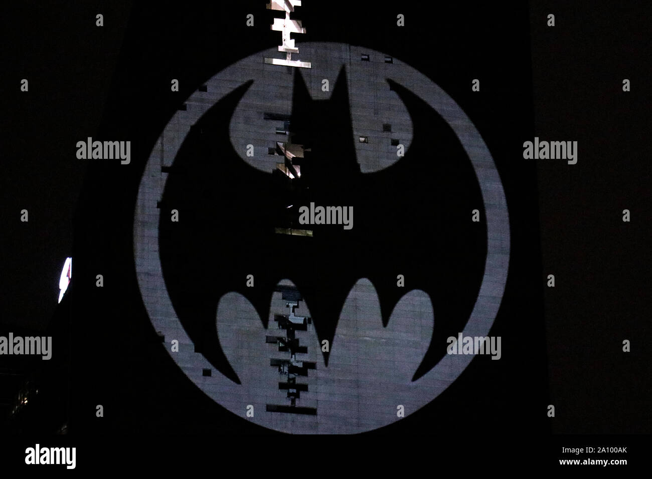 View of the Batman's symbol projected on the Reforma Tower, fans ...