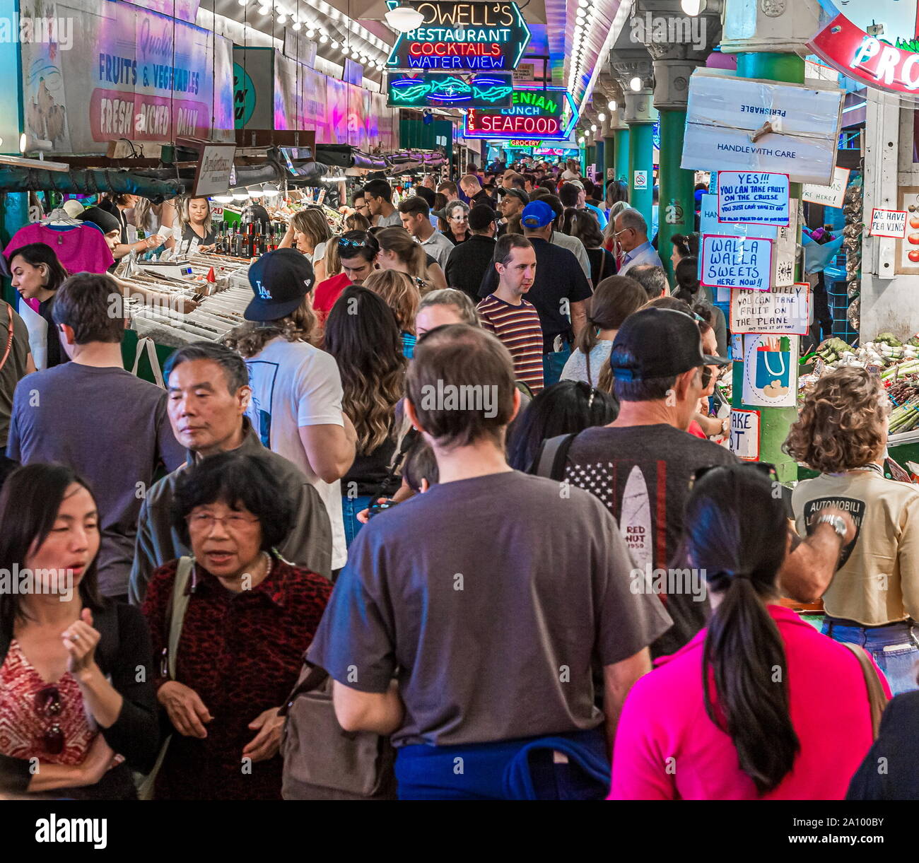 Business crowds hi-res stock photography and images - Alamy