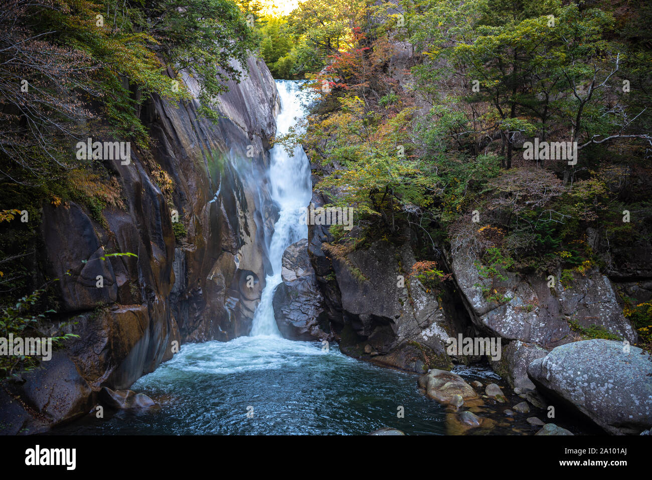 Senga Waterfall ( Sengataki ), A waterfall in Mitake Shosenkyo Gorge ...