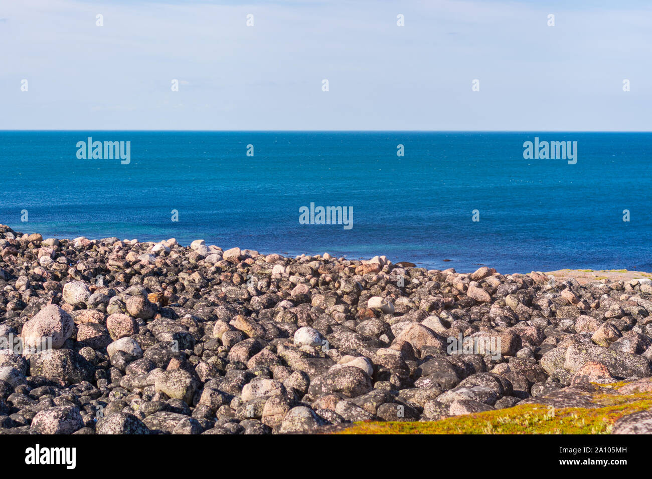 Round cut stones hi-res stock photography and images - Alamy