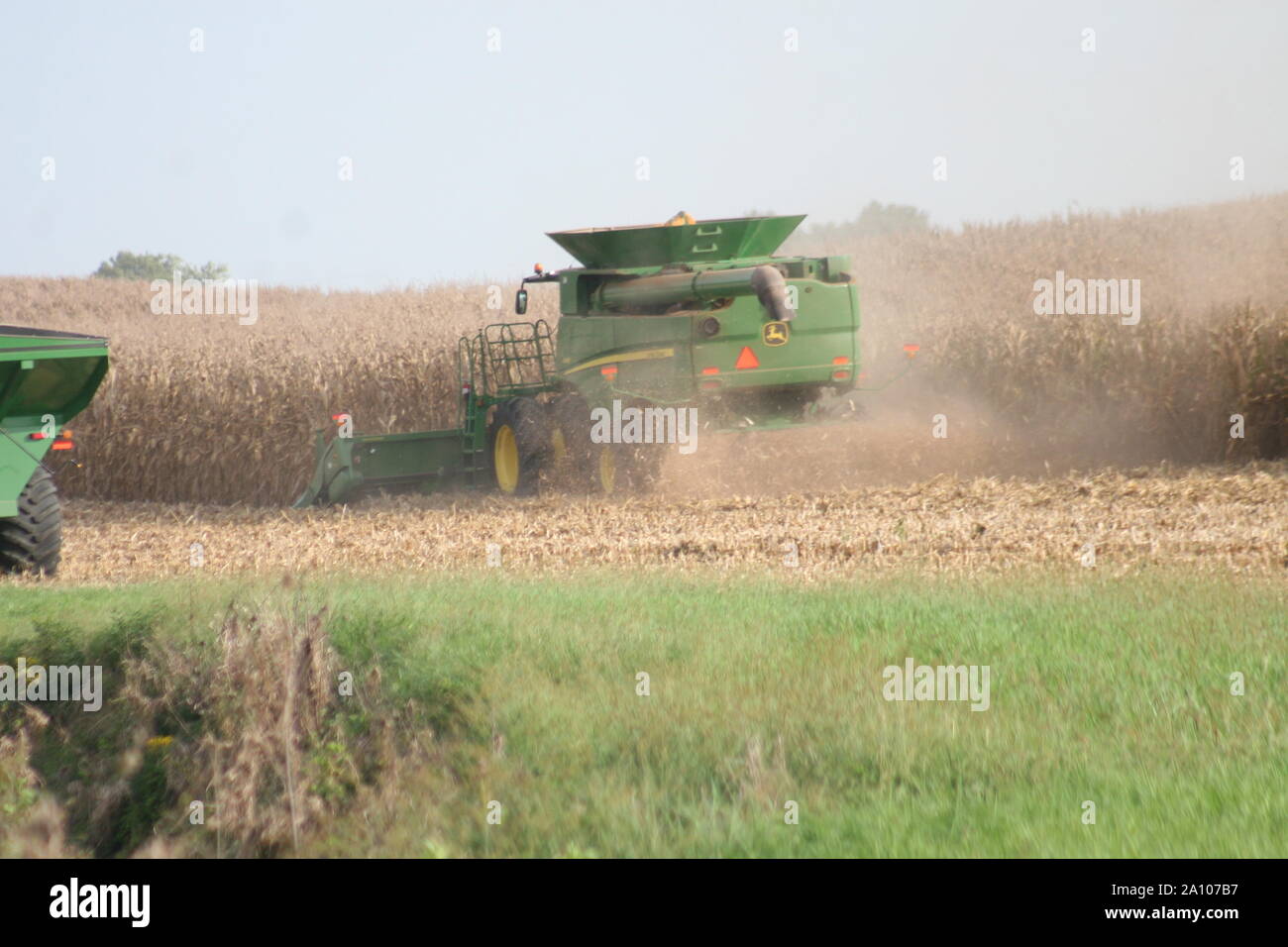 Harvest time john deere hi-res stock photography and images - Alamy