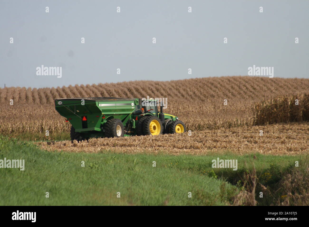 Grain cart hi-res stock photography and images - Alamy