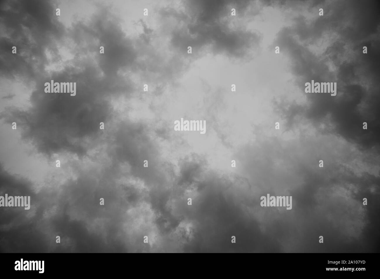 Dark smokey sky texture hi-res stock photography and images - Alamy