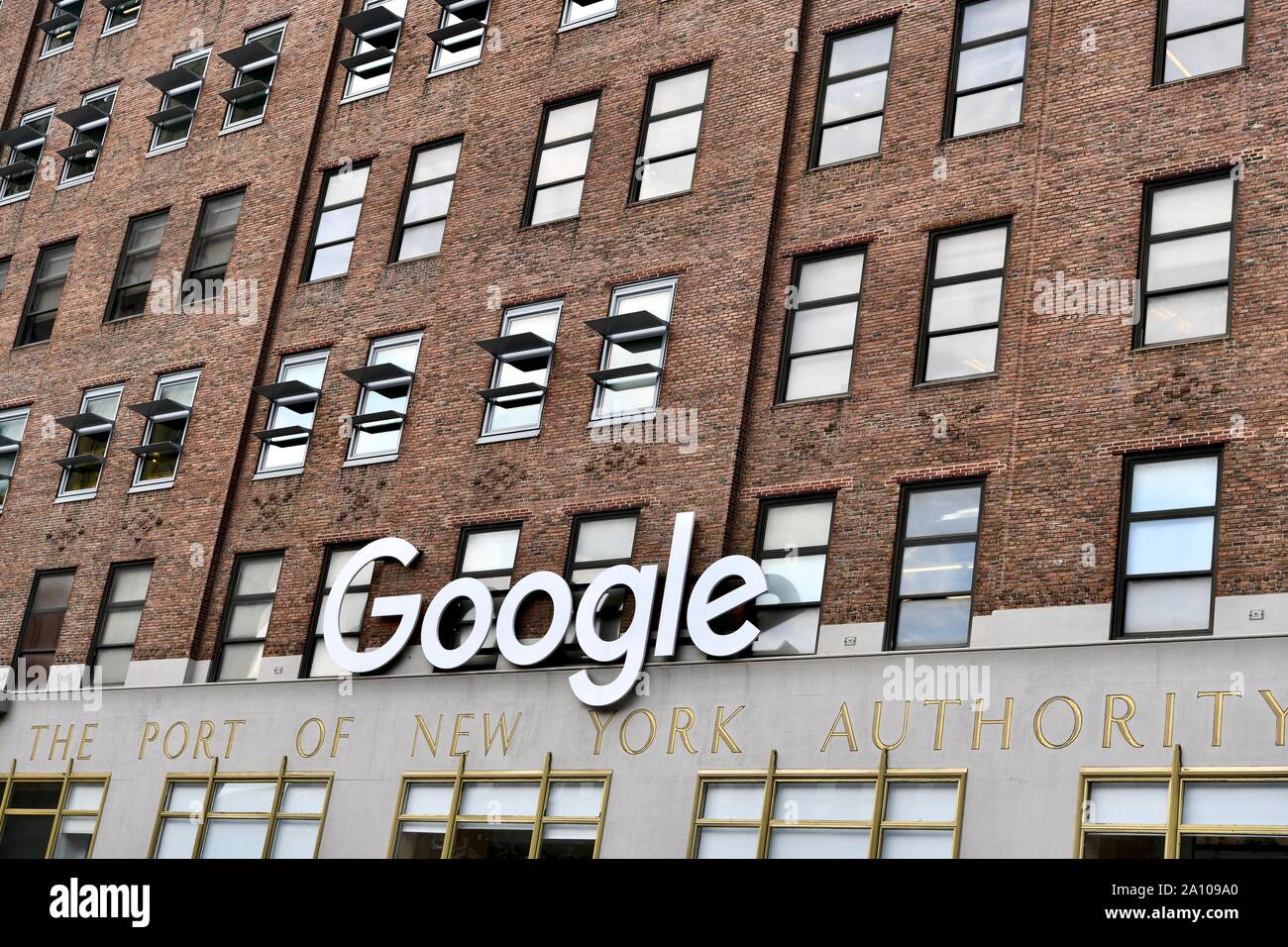 Google new york office hi-res stock photography and images - Alamy