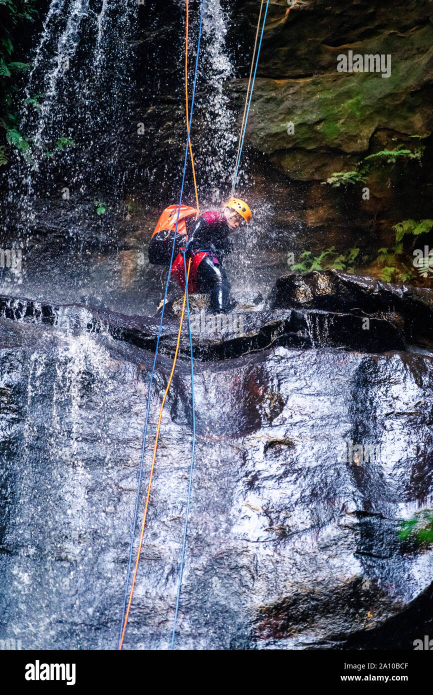 Waterfall descending from hanging hi-res stock photography and images ...