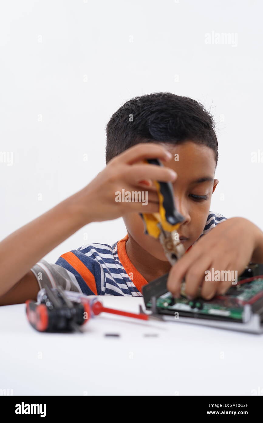 Child inventor electricity hi-res stock photography and images - Alamy