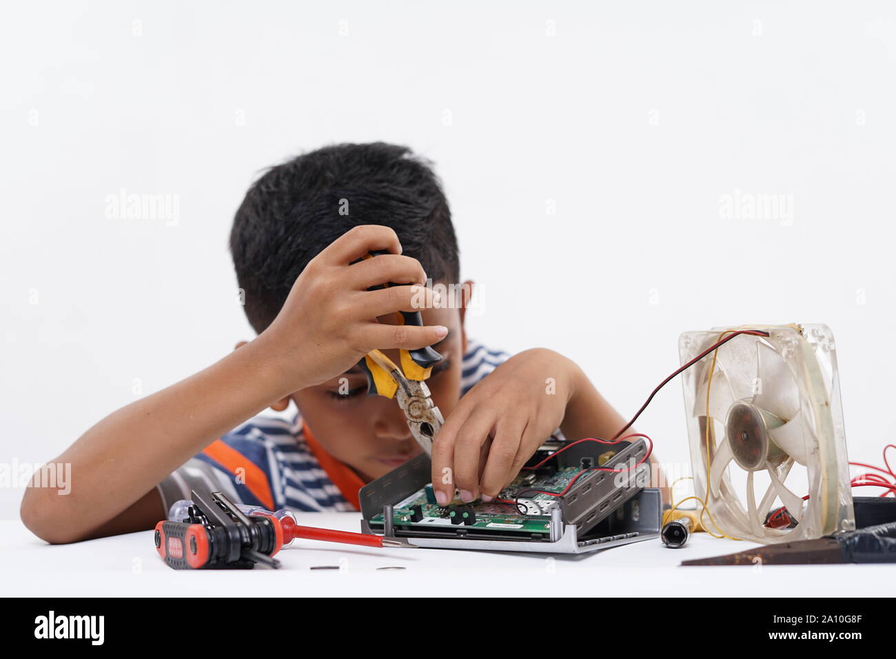 Child inventor electricity hi-res stock photography and images - Alamy