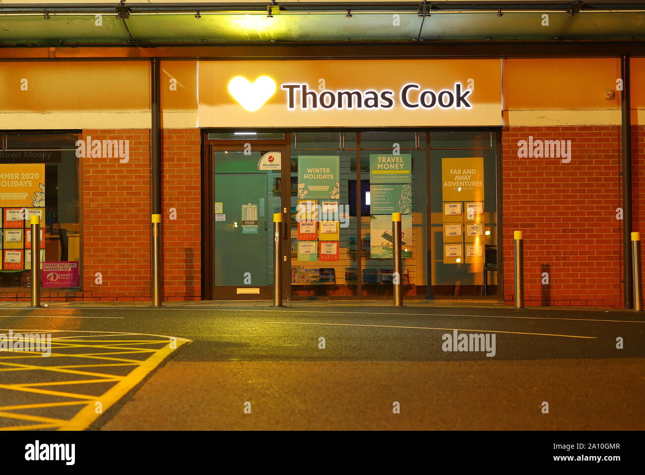 Thomas cook heart logo hi-res stock photography and images - Alamy