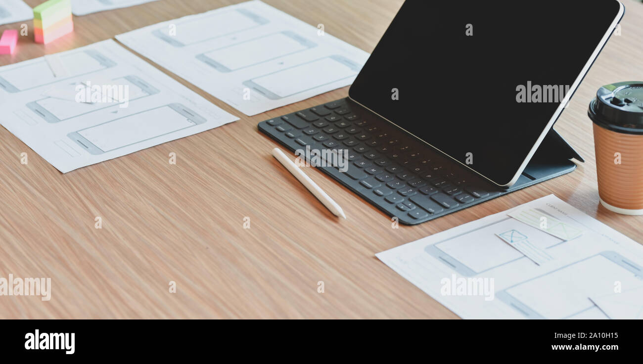 Developer workplace hi-res stock photography and images - Alamy