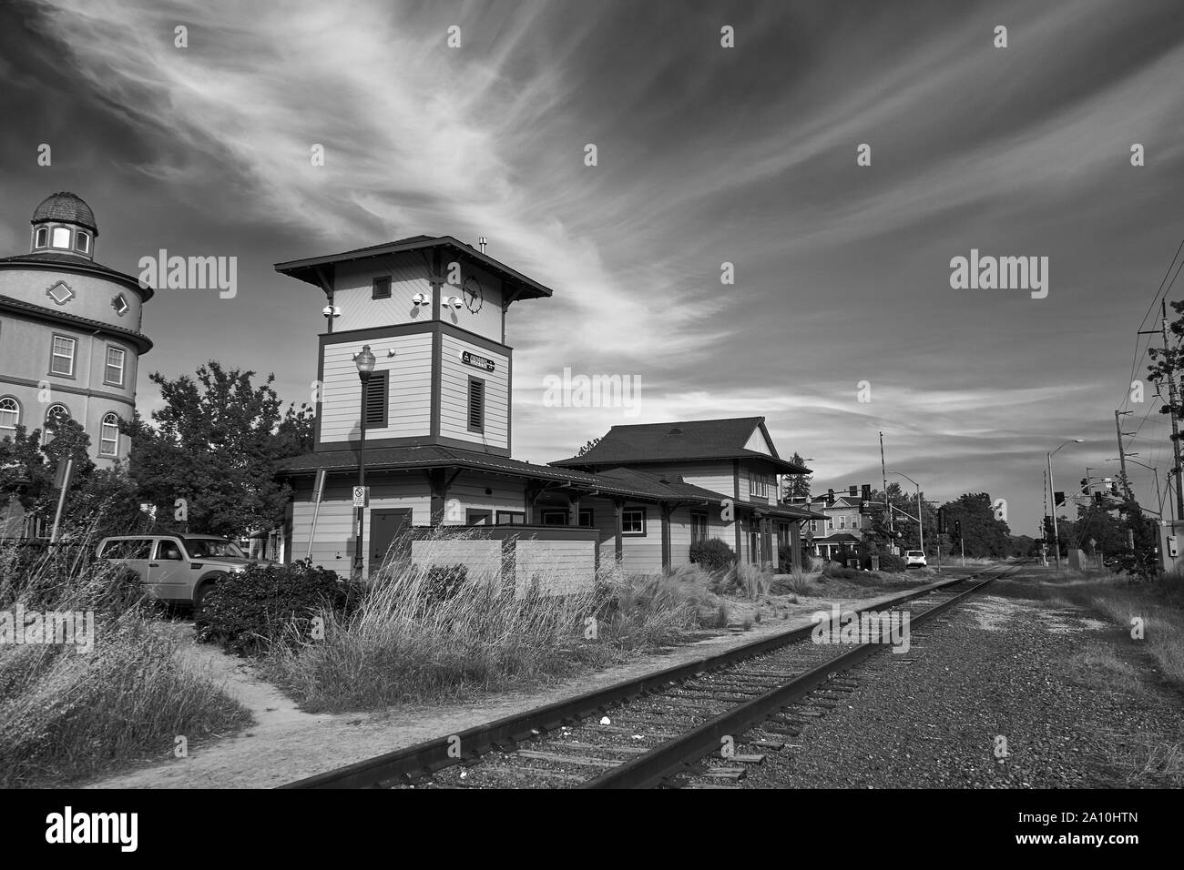 Converging railroad tracks Black and White Stock Photos & Images - Alamy