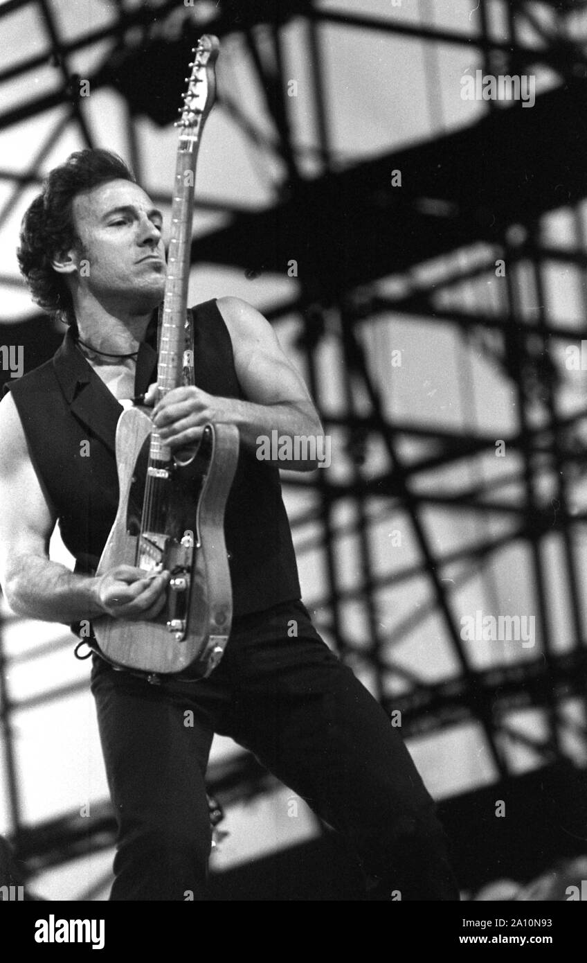 Bruce springsteen Black and White Stock Photos & Images - Alamy