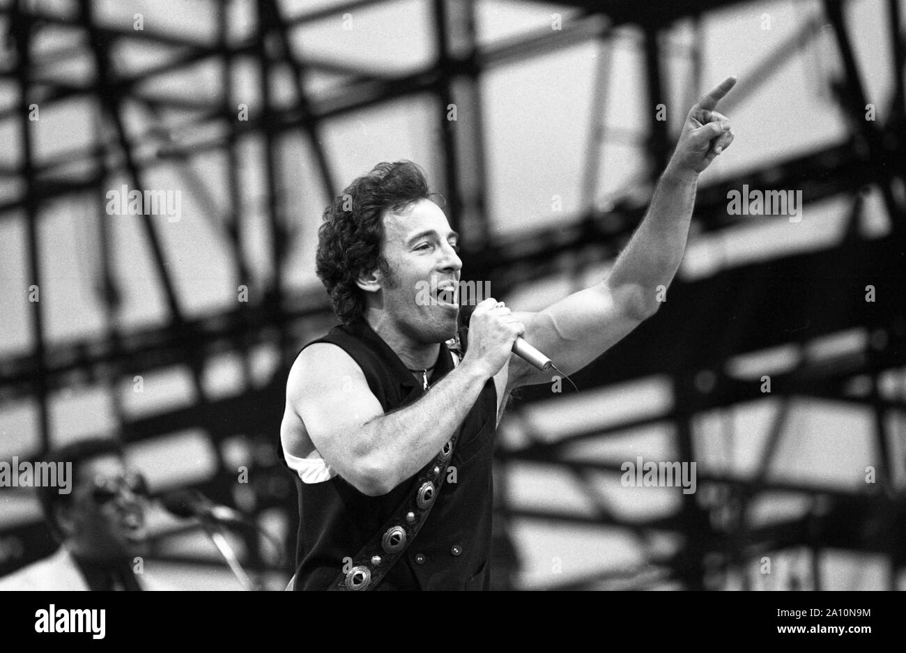 Bruce springsteen guitar Black and White Stock Photos & Images - Alamy