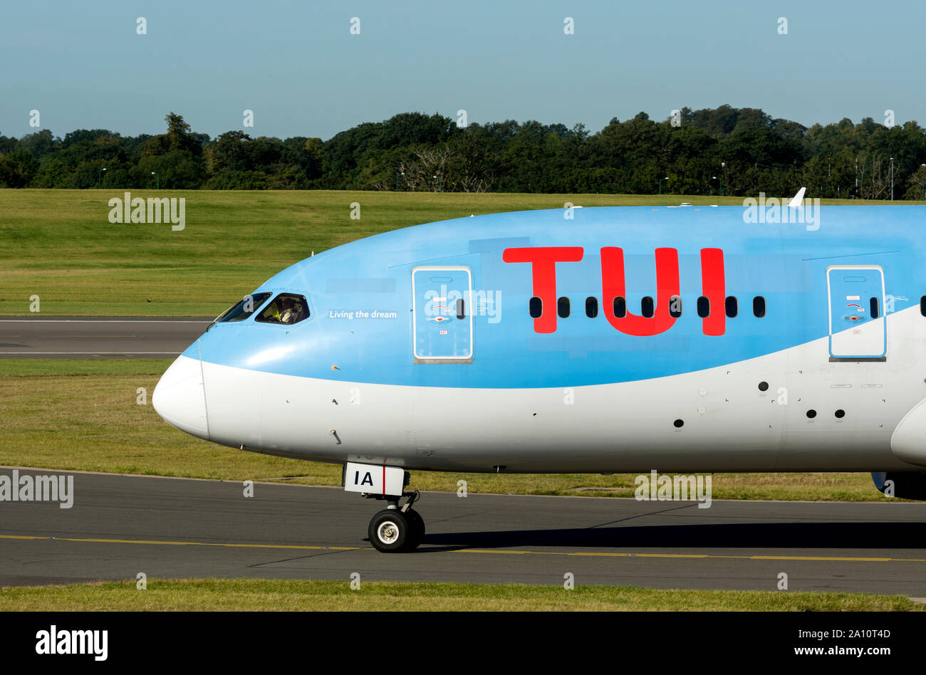 View nose boeing 787 dreamliner hi-res stock photography and images - Alamy