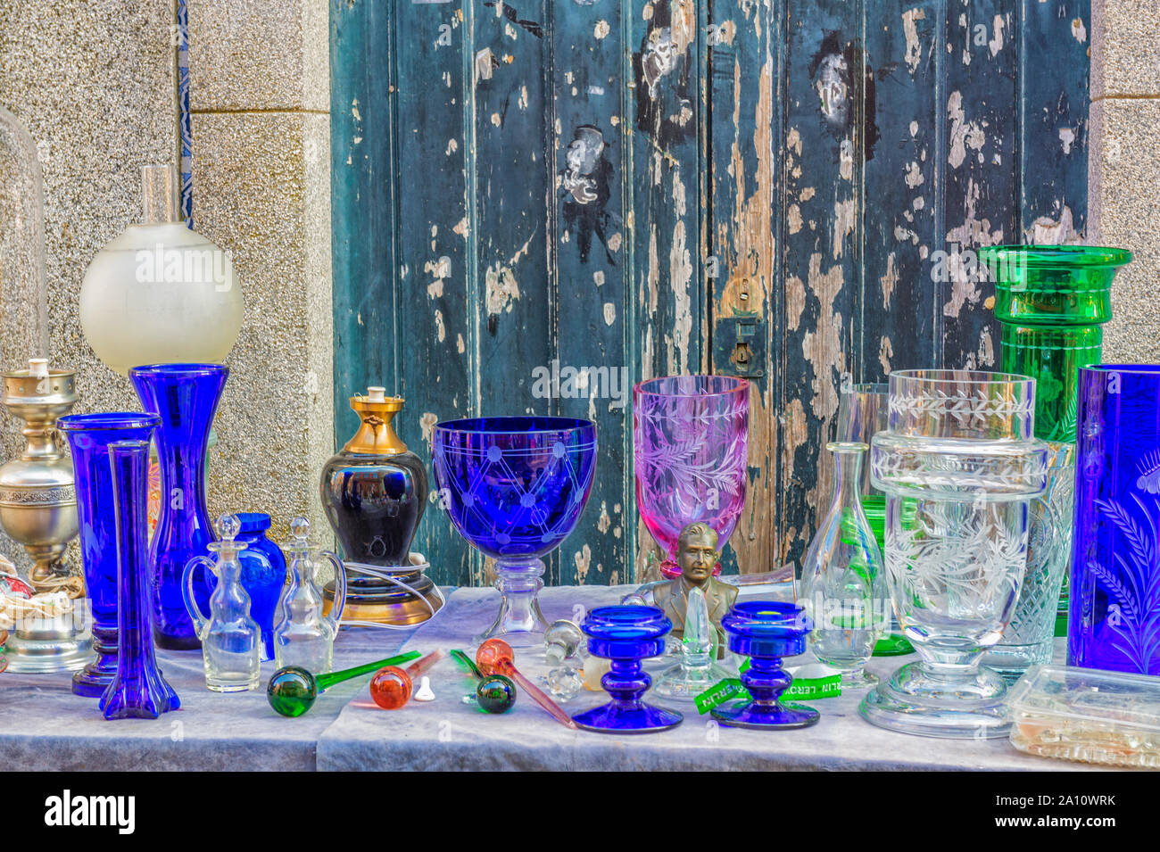 Old fashioned market stall hi-res stock photography and images - Alamy