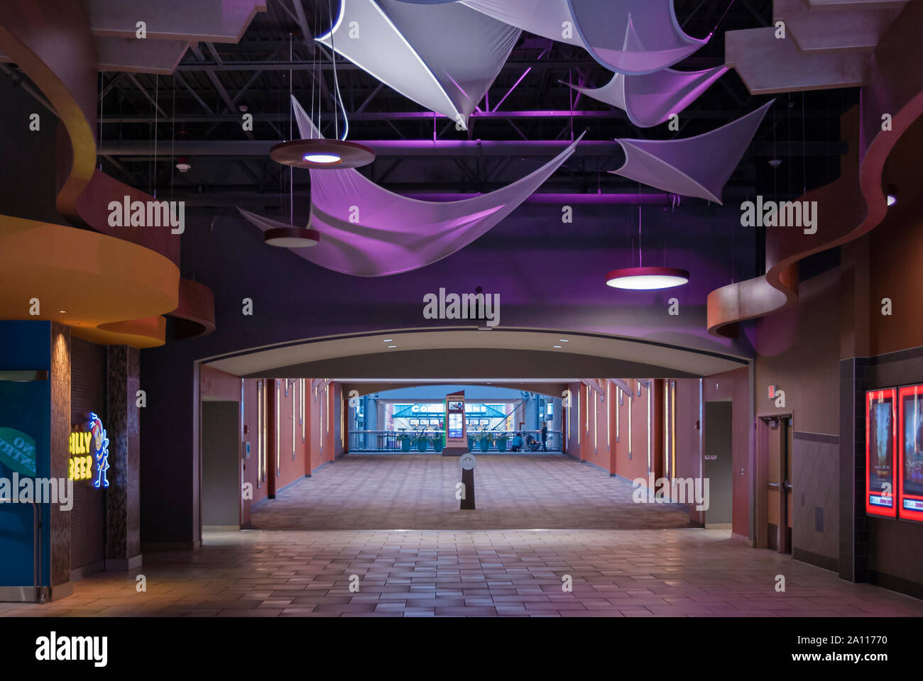 Shopping mall usa interior hi-res stock photography and images - Alamy