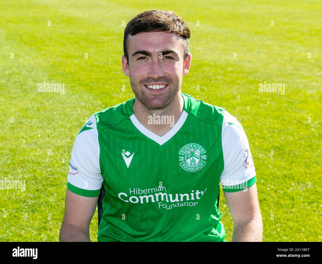 Stevie Mallan of Hibernian Stock Photo - Alamy