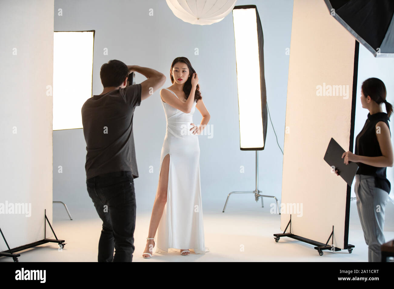 Behind the scenes photo shoot fashion hi-res stock photography and ...