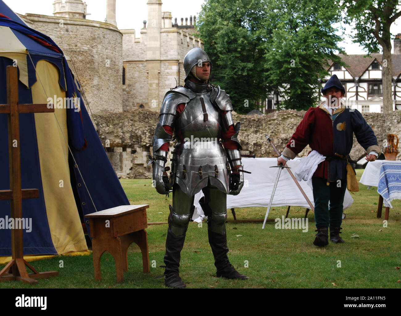 London / England UK - Agoust 22, 2008: free rappresentation of knights ...