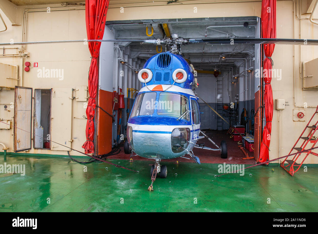 Helicopter flight deck hi-res stock photography and images - Alamy