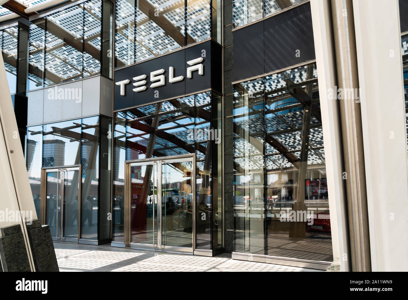 Tesla motors headquarters hi-res stock photography and images - Alamy