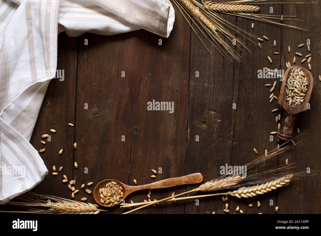 Spelt straw hi-res stock photography and images - Alamy