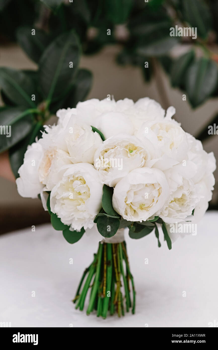 Round shaped flower bouquet hi-res stock photography and images - Alamy