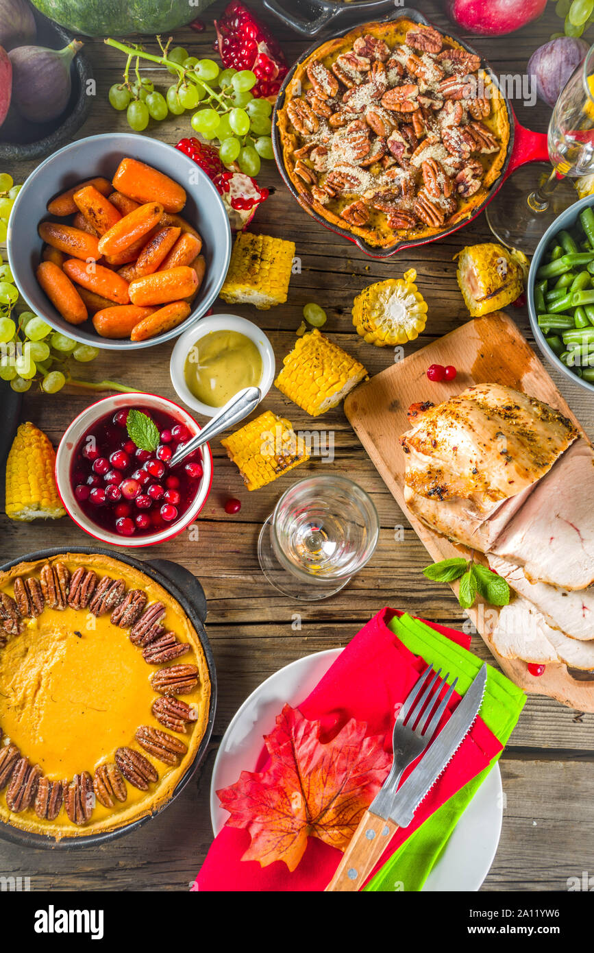 Thanksgiving family dinner setting concept. Traditional Thanksgiving ...