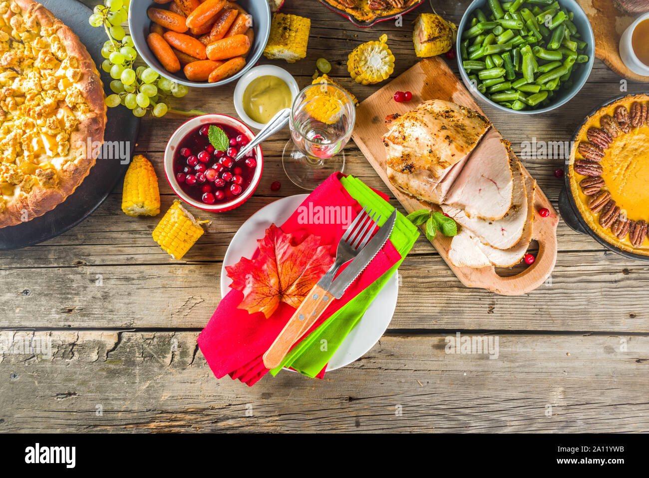 Thanksgiving family dinner setting concept. Traditional Thanksgiving ...