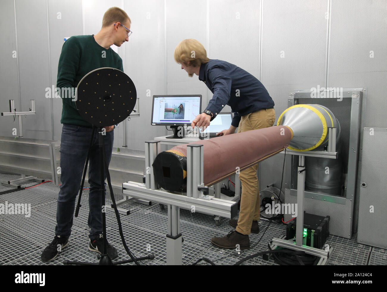 16 July 2019, Hamburg: Two scientists work in the new acoustics ...