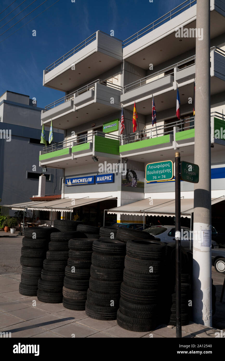 Tyre shop hi-res stock photography and images - Alamy