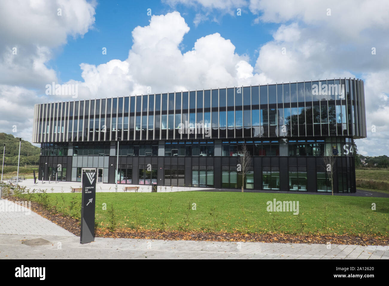 S4c hq hi-res stock photography and images - Alamy