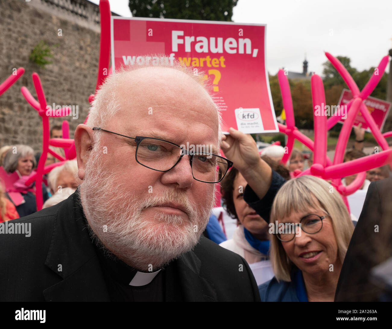 Fulda, Germany. 23rd Sep, 2019. Cardinal Reinhard Marx (l), Chairman of ...