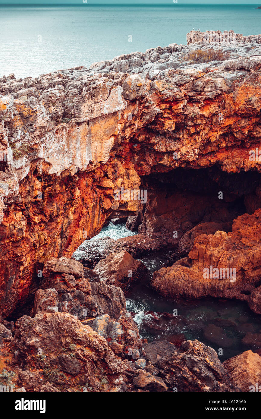 Cliffs bridge ocean hi-res stock photography and images - Alamy
