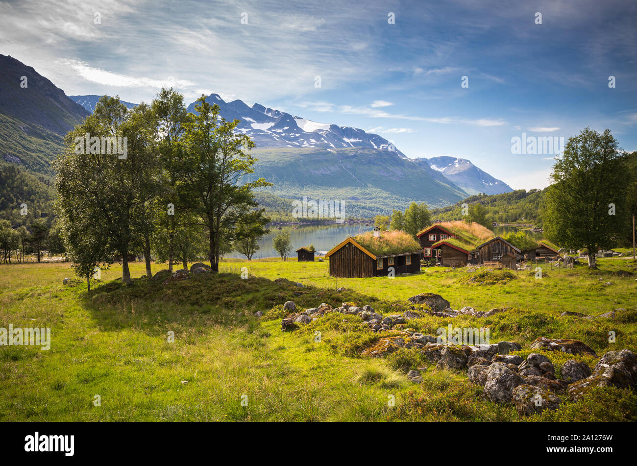 Traditional mountain cottage Renndolsetra in Innerdalen valley ...