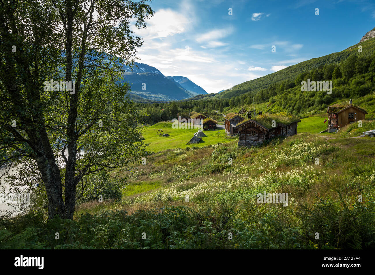 Traditional mountain cottage Renndolsetra in Innerdalen valley ...