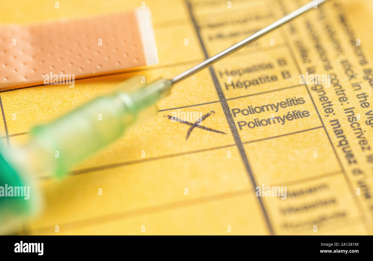 International certificate of vaccination - Polio Stock Photo - Alamy