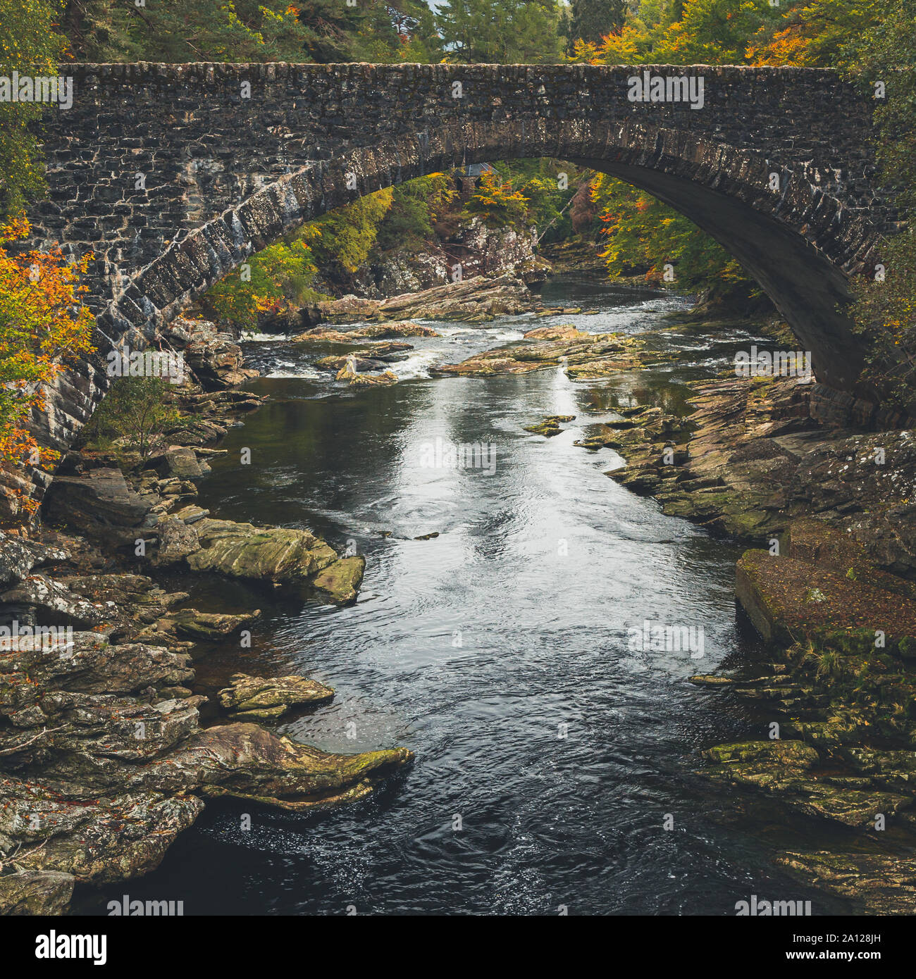 Invermoriston town in Scottish Highlands. Autumnal colours and nature ...